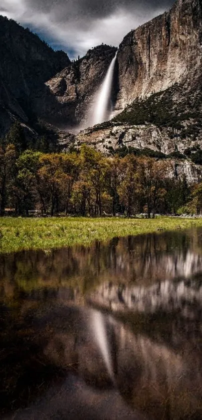 Stunning Waterfall Mountain View - free download